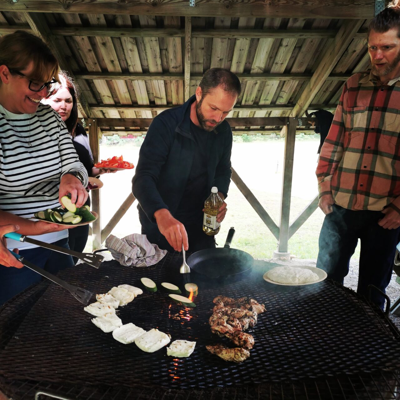 Effektiv teambuilding med matlagning – i Stockholm / online